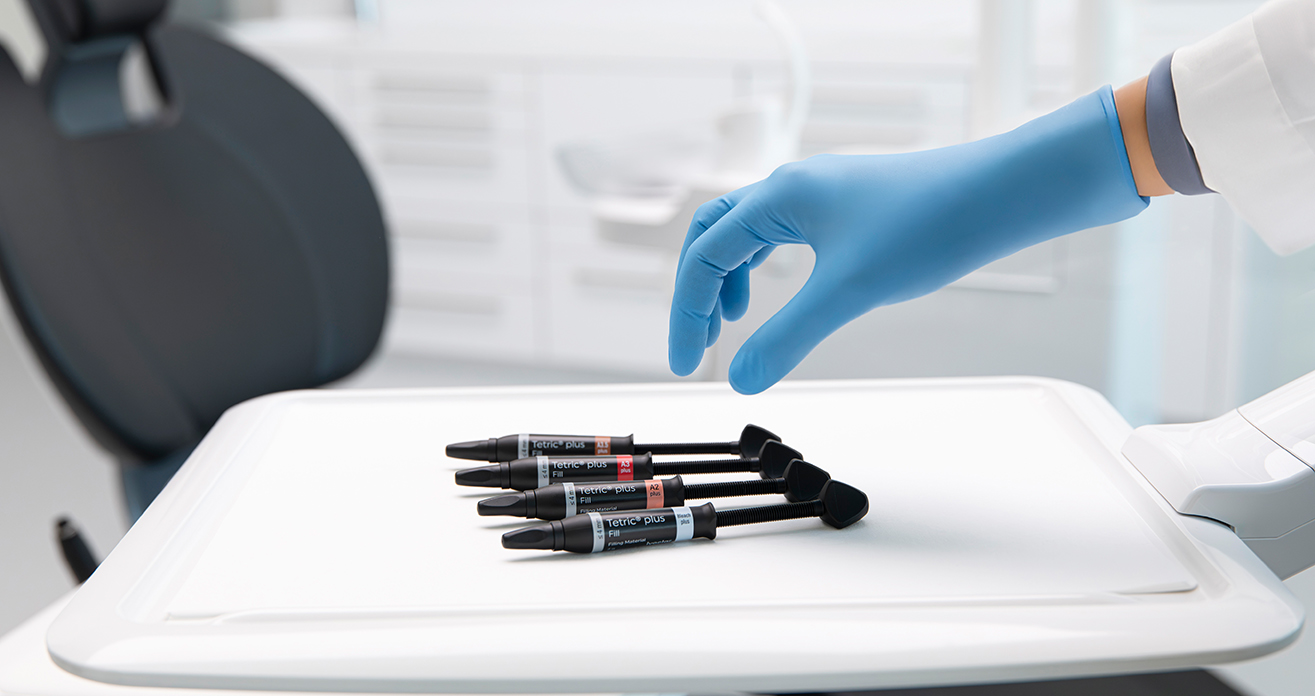 Tetric plus vereinfacht die Füllungstherapie mit 4 innovativen Features ...